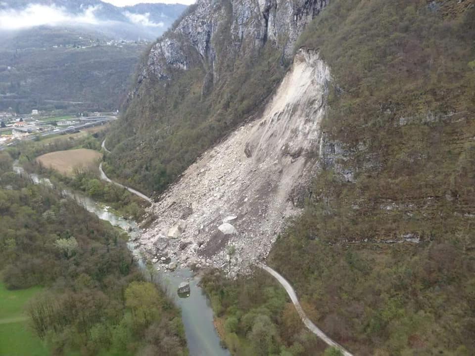 Frana sul Brenta. "Via i curiosi" - L'Eco Vicentino