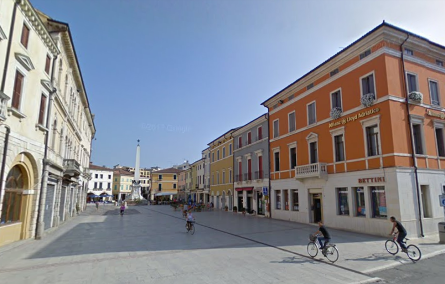 Giovane pestato fuori dal bar: individuati due dei responsabili. Si ...