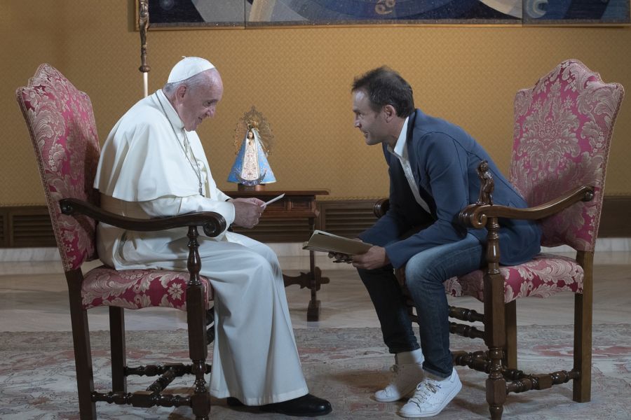 "Io credo", don Marco Pozza torna in tv e intervista il Papa (e don ...