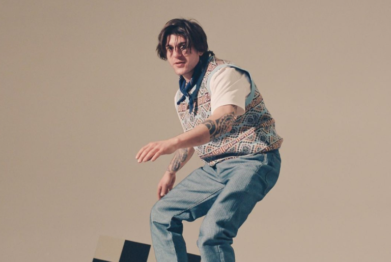 "Taxi Driver" di Rkomi è l'album, il singolo e il vinile più venduto ...