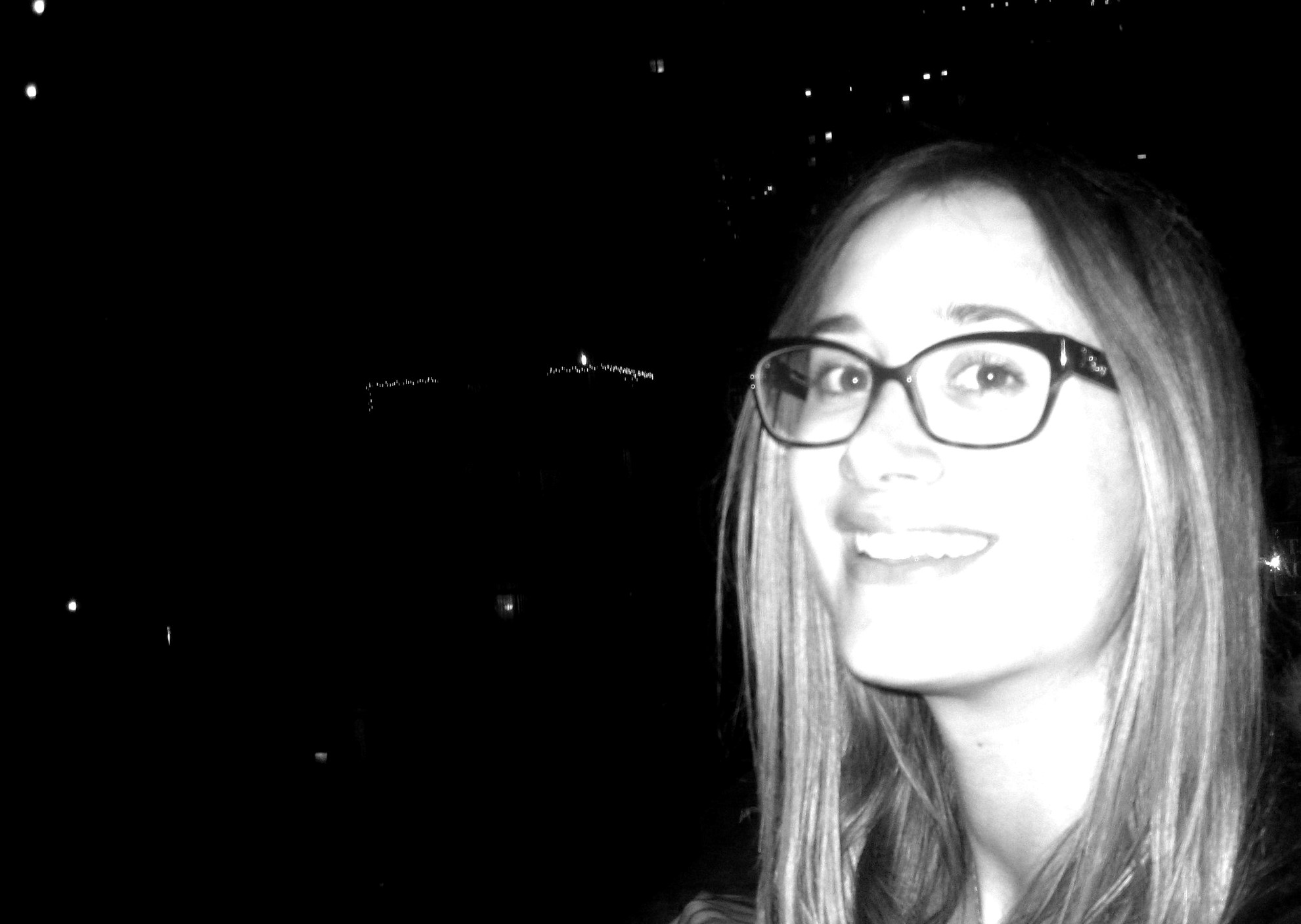 Ex modella trovata senza vita in casa dai genitori. Elena aveva solo 34 ...