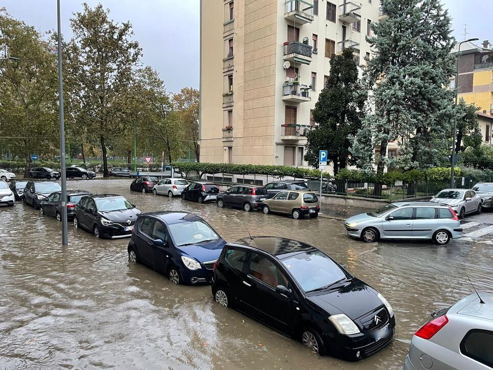 Maltempo, Milano allagata. Chiusa autostrada del Brennero. Allerta rossa in Veneto - L'Eco Vicentino