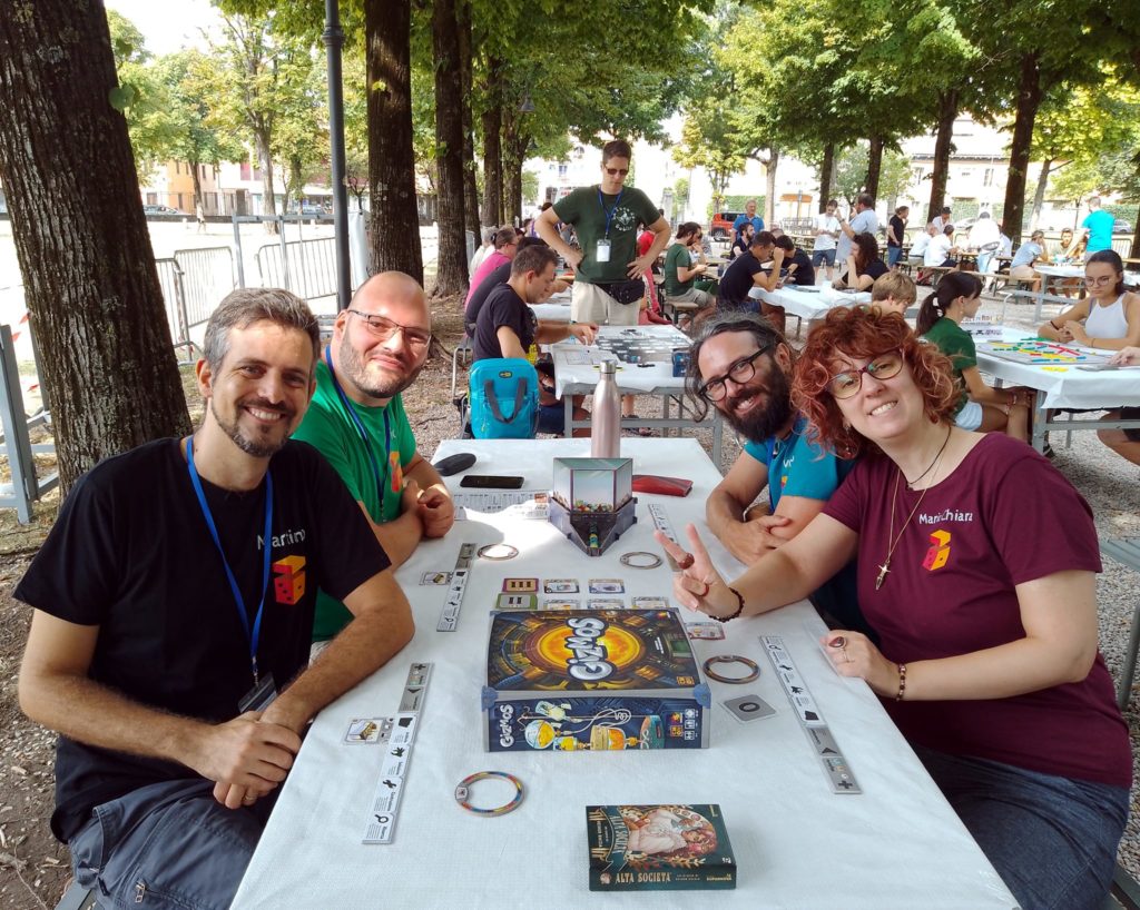 Giochi da tavolo che passione! A Valdagno il gamers club per ogni età è ...