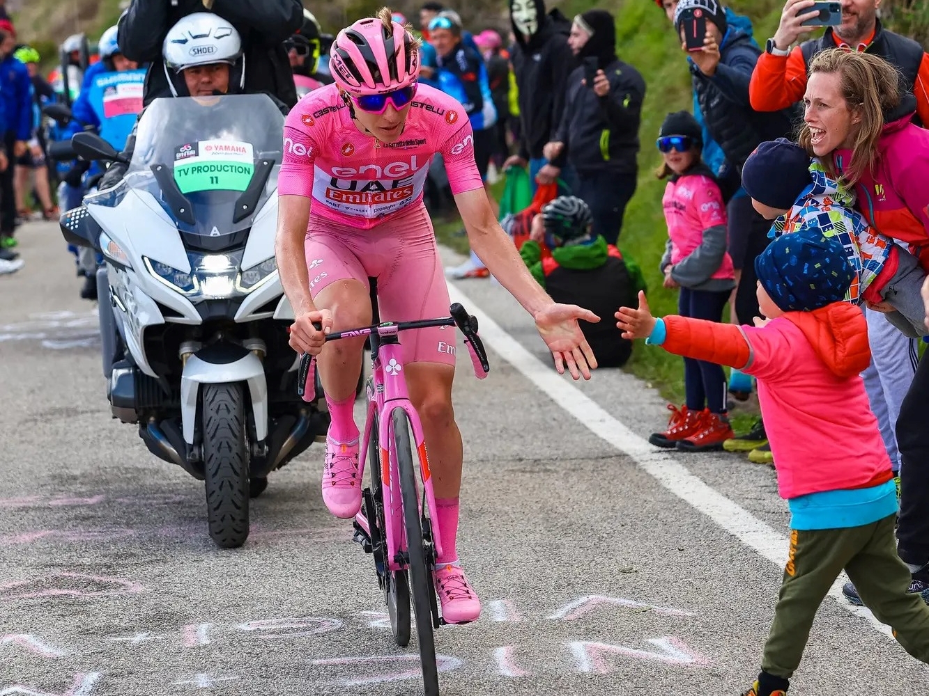 Il Grappa è rosa: in migliaia sulle strade del Giro. E scatta la ...