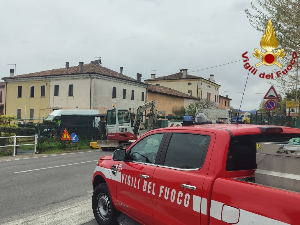 Fuga di gas durante lavori stradali, evacuati i residenti - L'Eco Vicentino